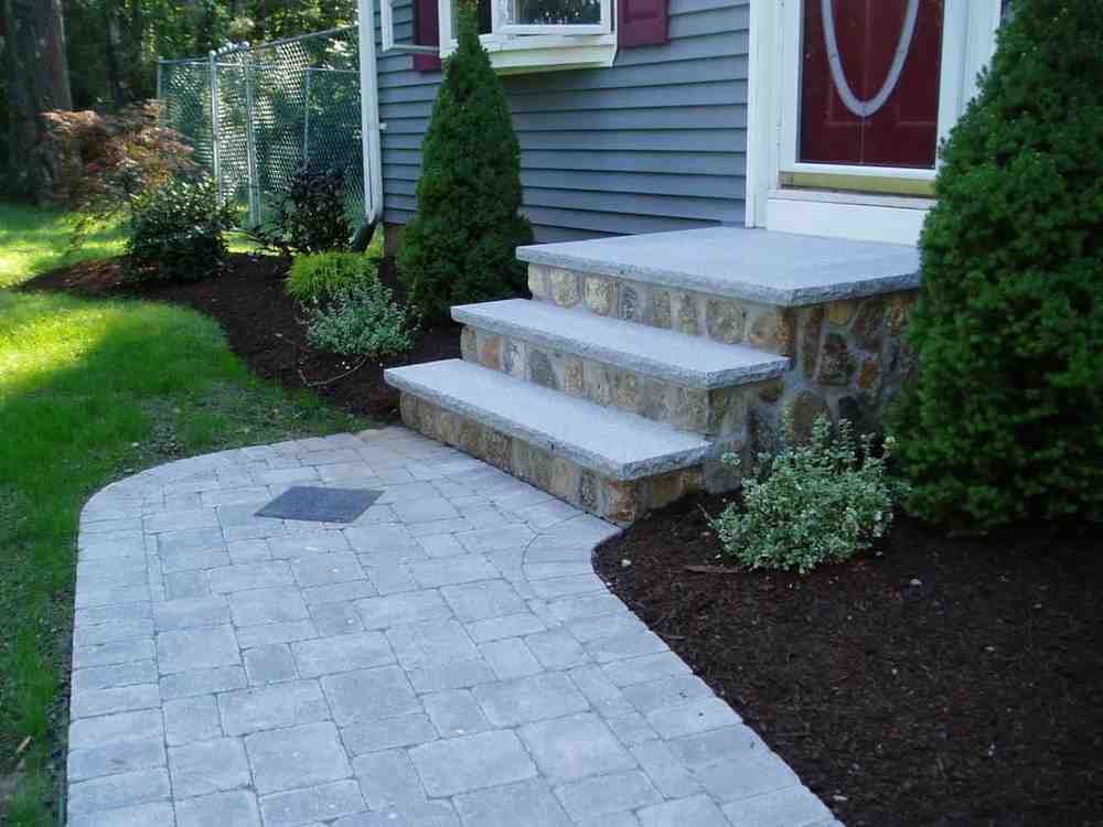 How to Build a Paver Walkway: 7 Easy Steps in 2024