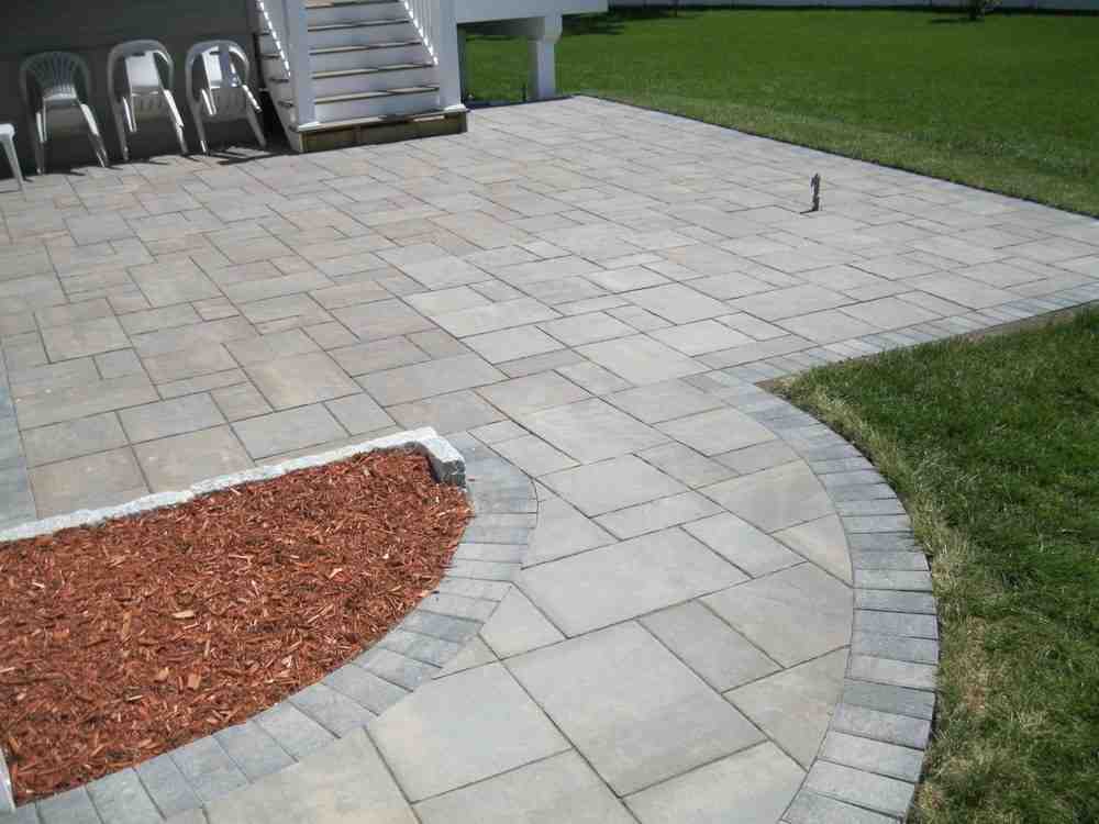 How to Design a Paver Walkway: Top Tips for 2024 Success